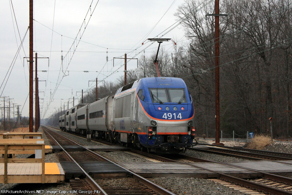 MARC 4914 and train 523(11)